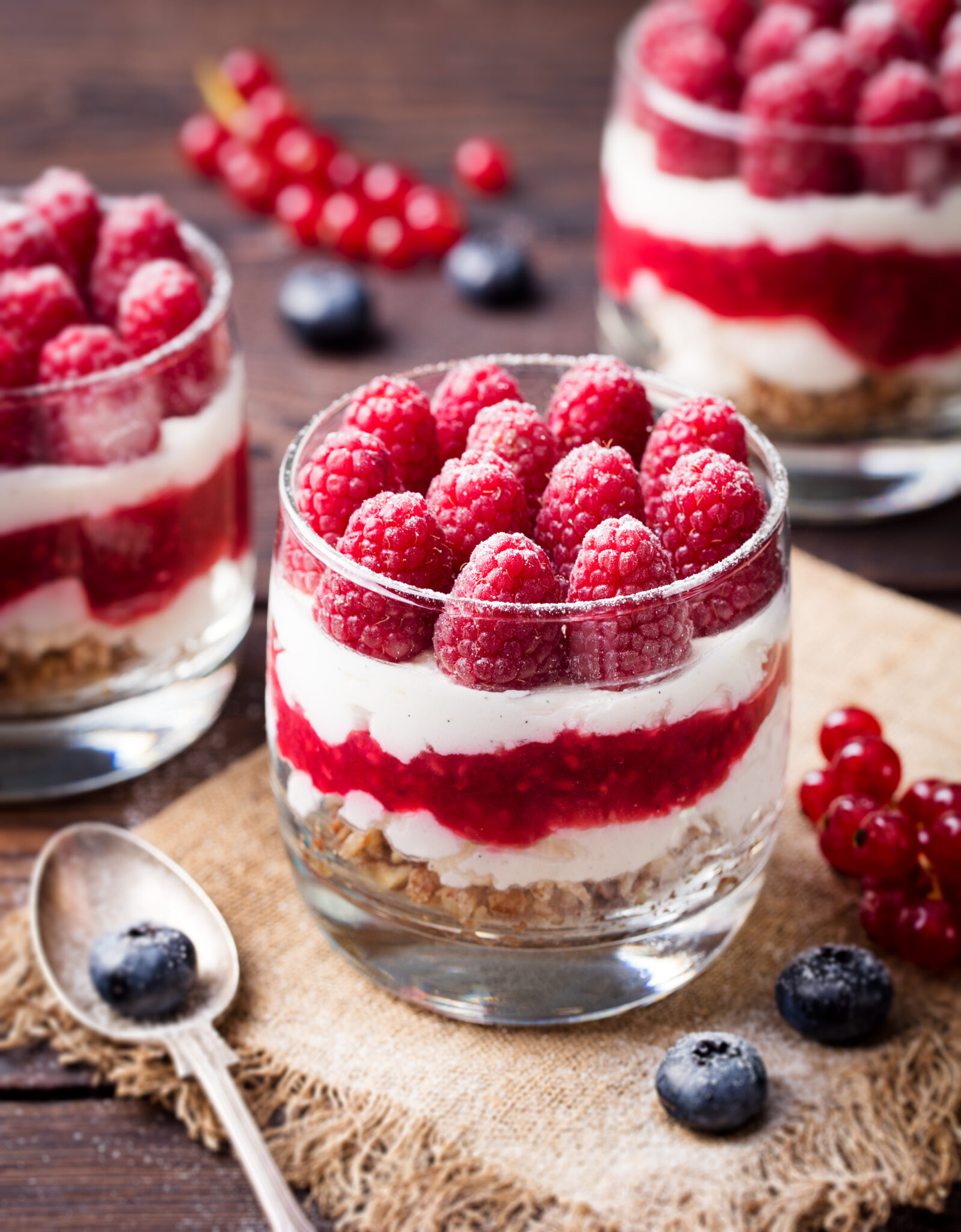 Tiramisu met rode vruchten - Louis Delhaize